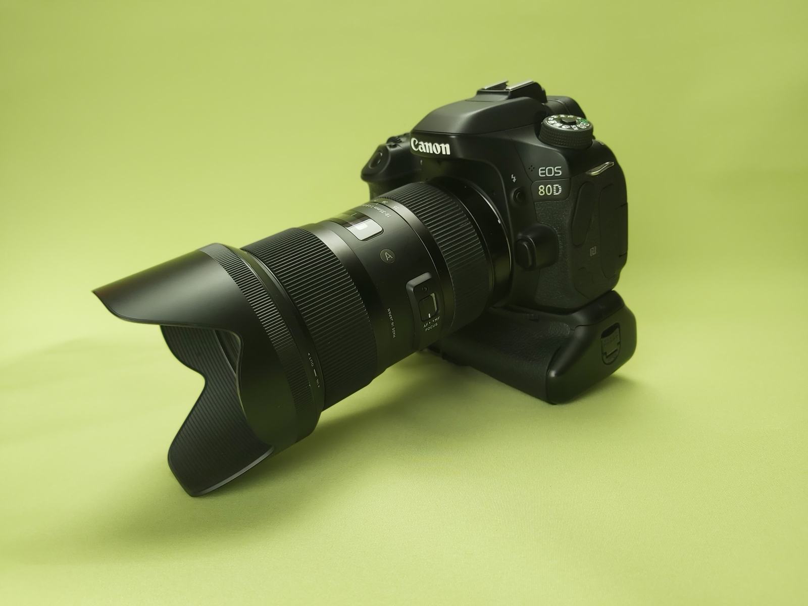 EOS 80D z vso opremo in objektivi