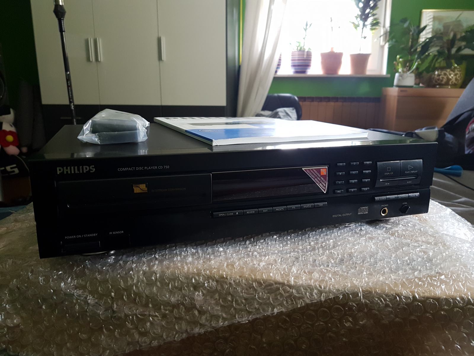 Philips CD 750 CD predvajalnik (samo preizkušen, kot nov)