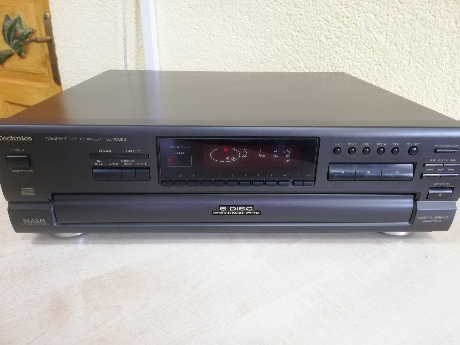 TECHNICS SL-PD888, 5 CD CHANGER PLAYER