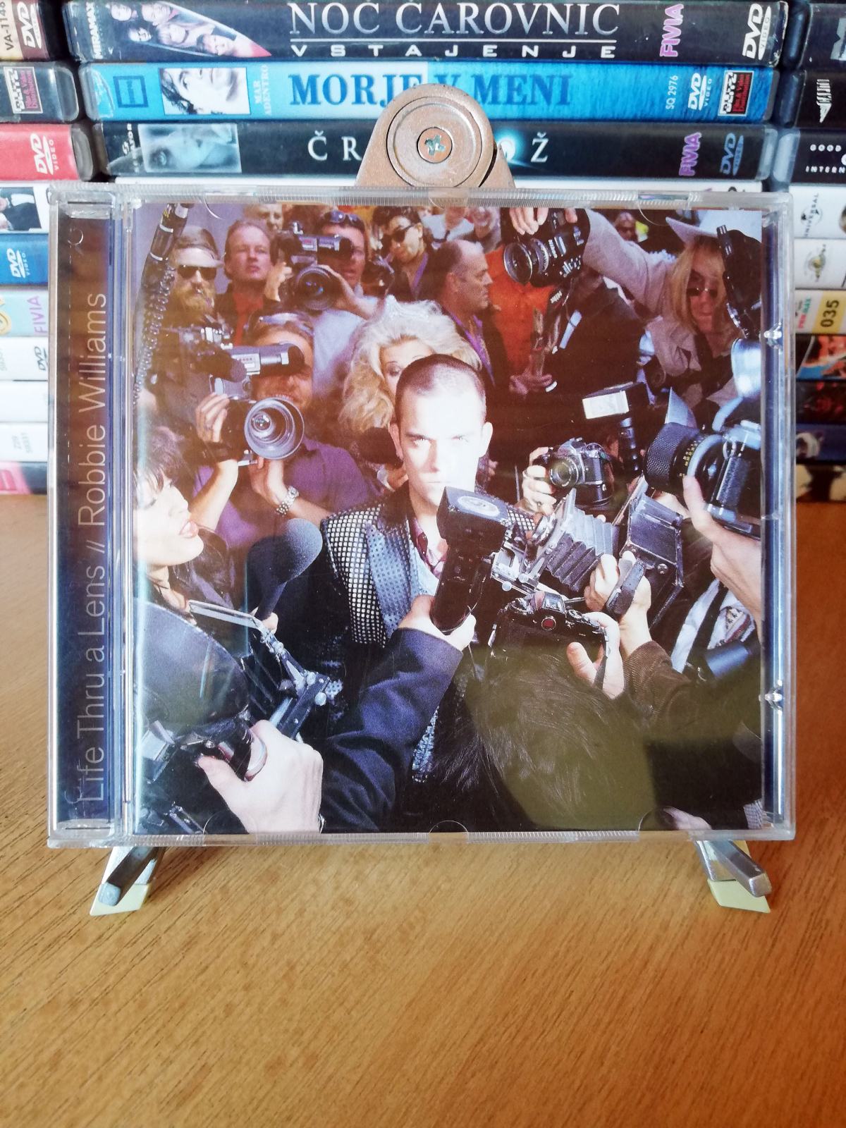 Robbie Williams – Life Thru A Lens