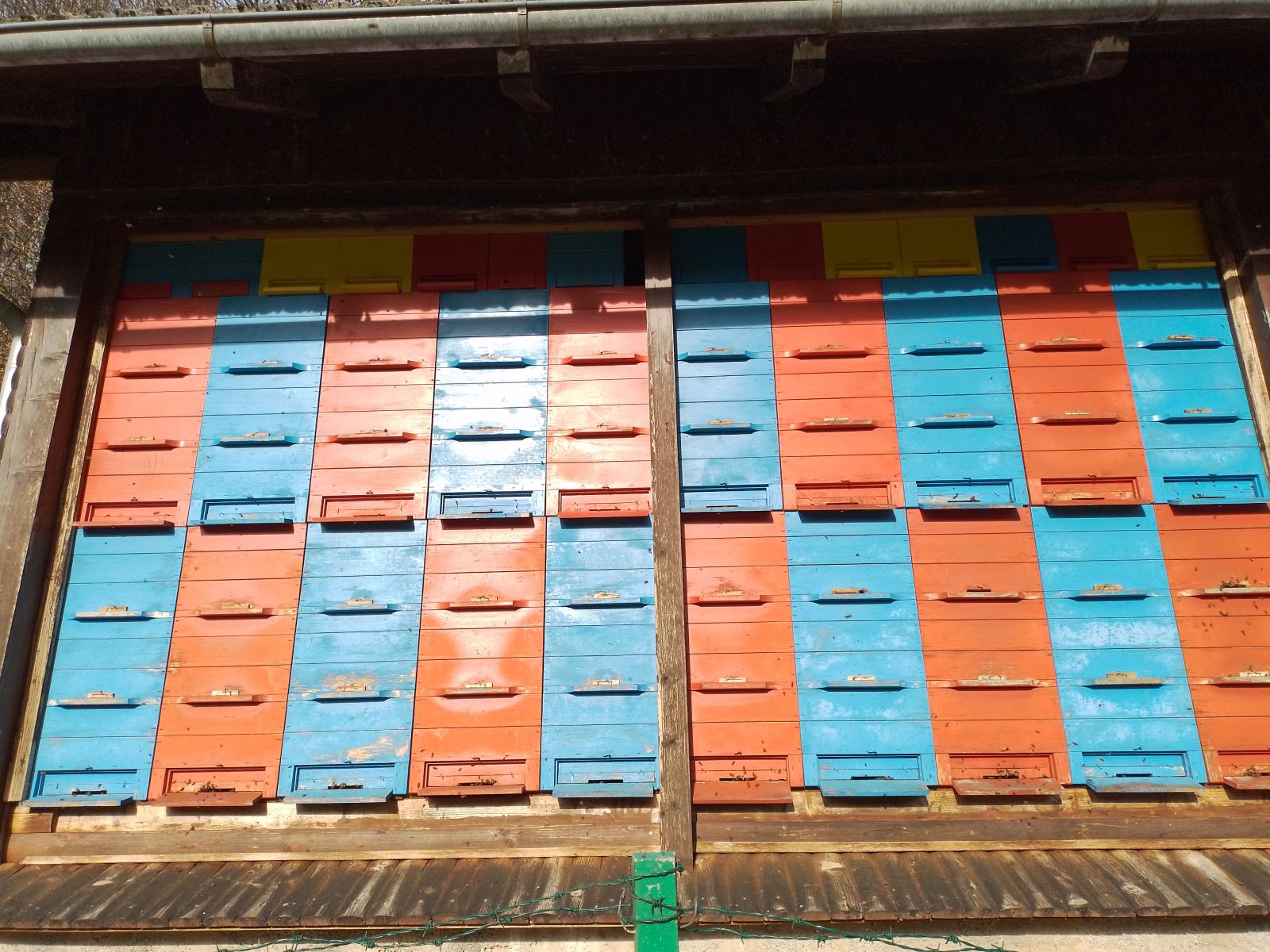 panje AŽ 3 etažne in čebele