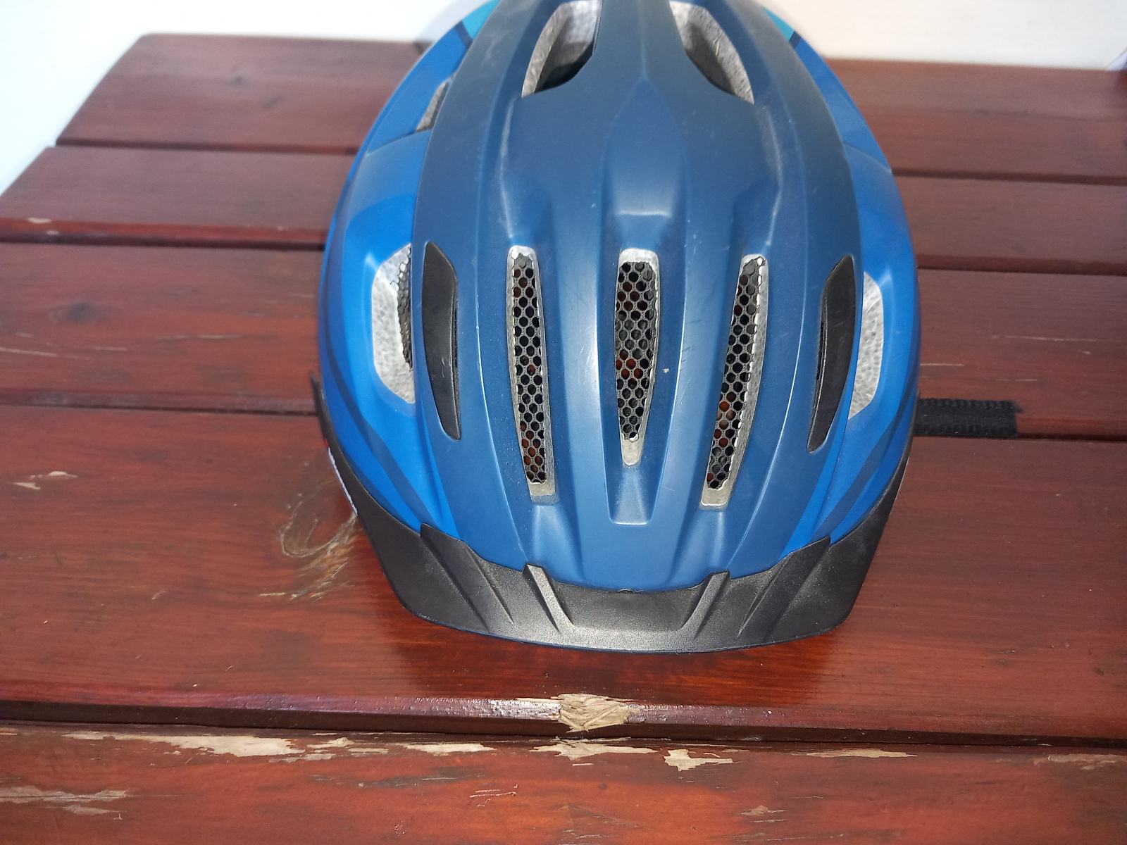 Kolesarska čelada Bikemate, velikost 54-59 cm, z lučko