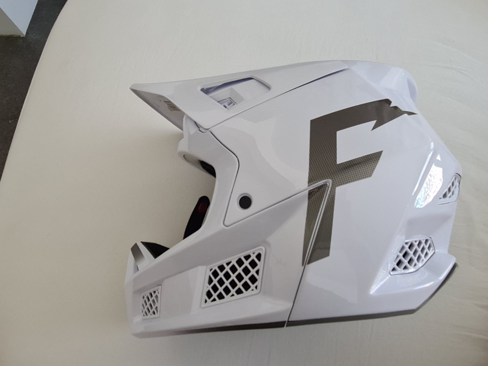 RPC MIPS FULL FACE DOWNHILL ČELADA FOX, CE [LT GRY]