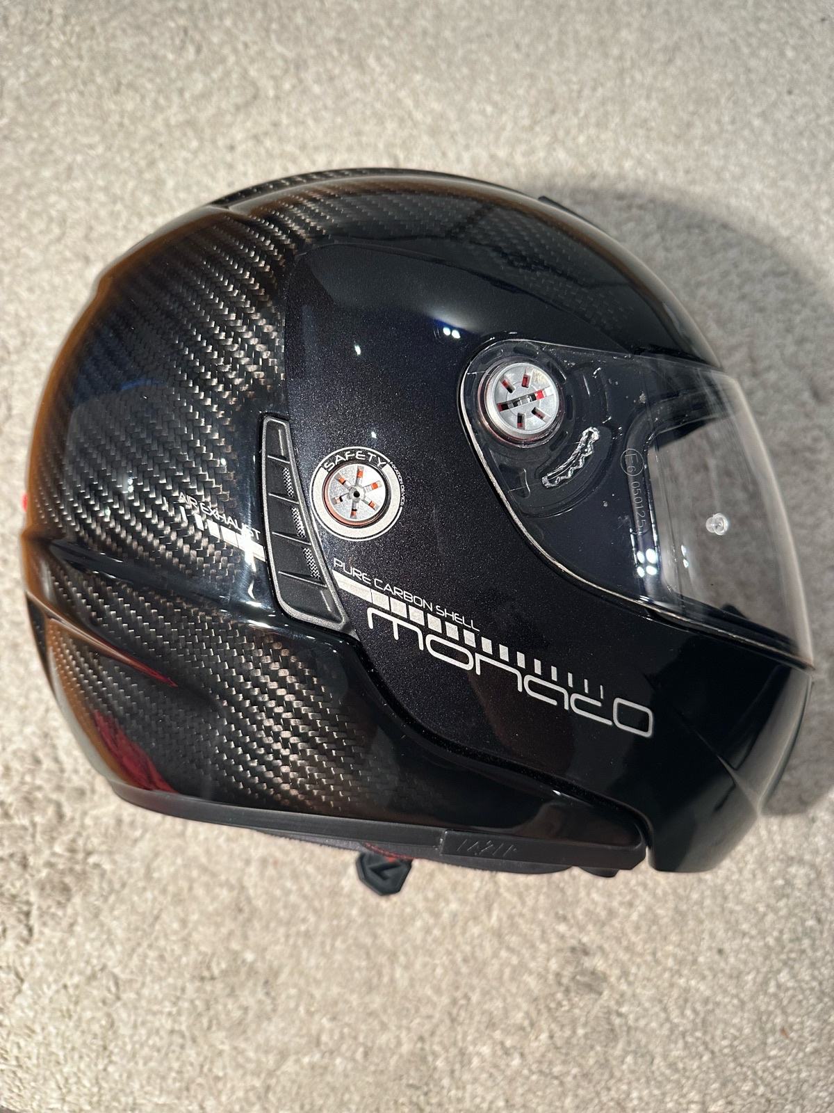 Preklopna karbonska čelada Lazer Monaco Evo Pure Carbon