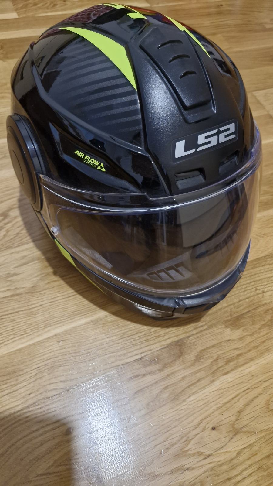 Preklopna motoristična čelada LS2 scope skid