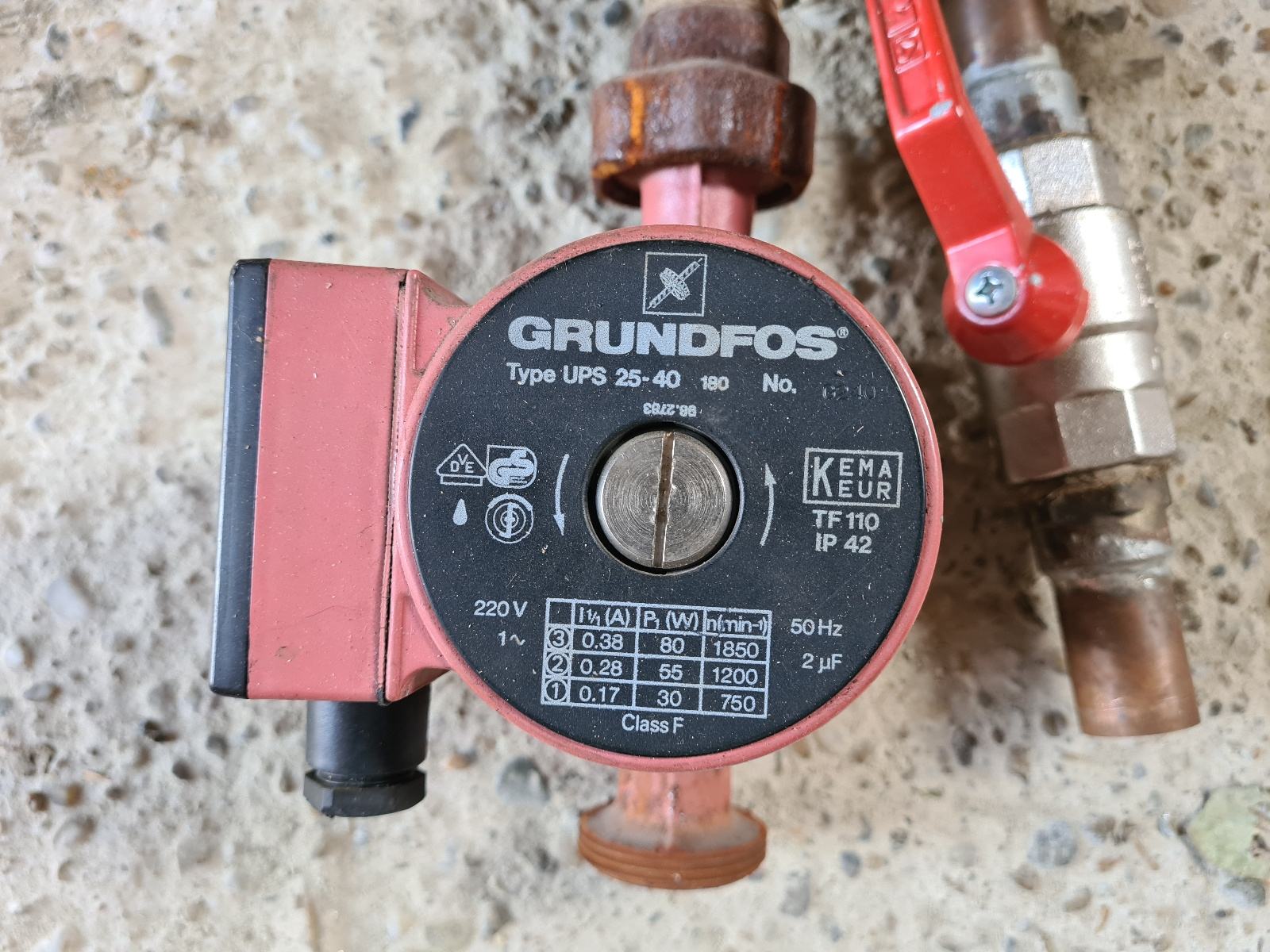 Obtočna črpalka Grundfos UPS 25-40 180