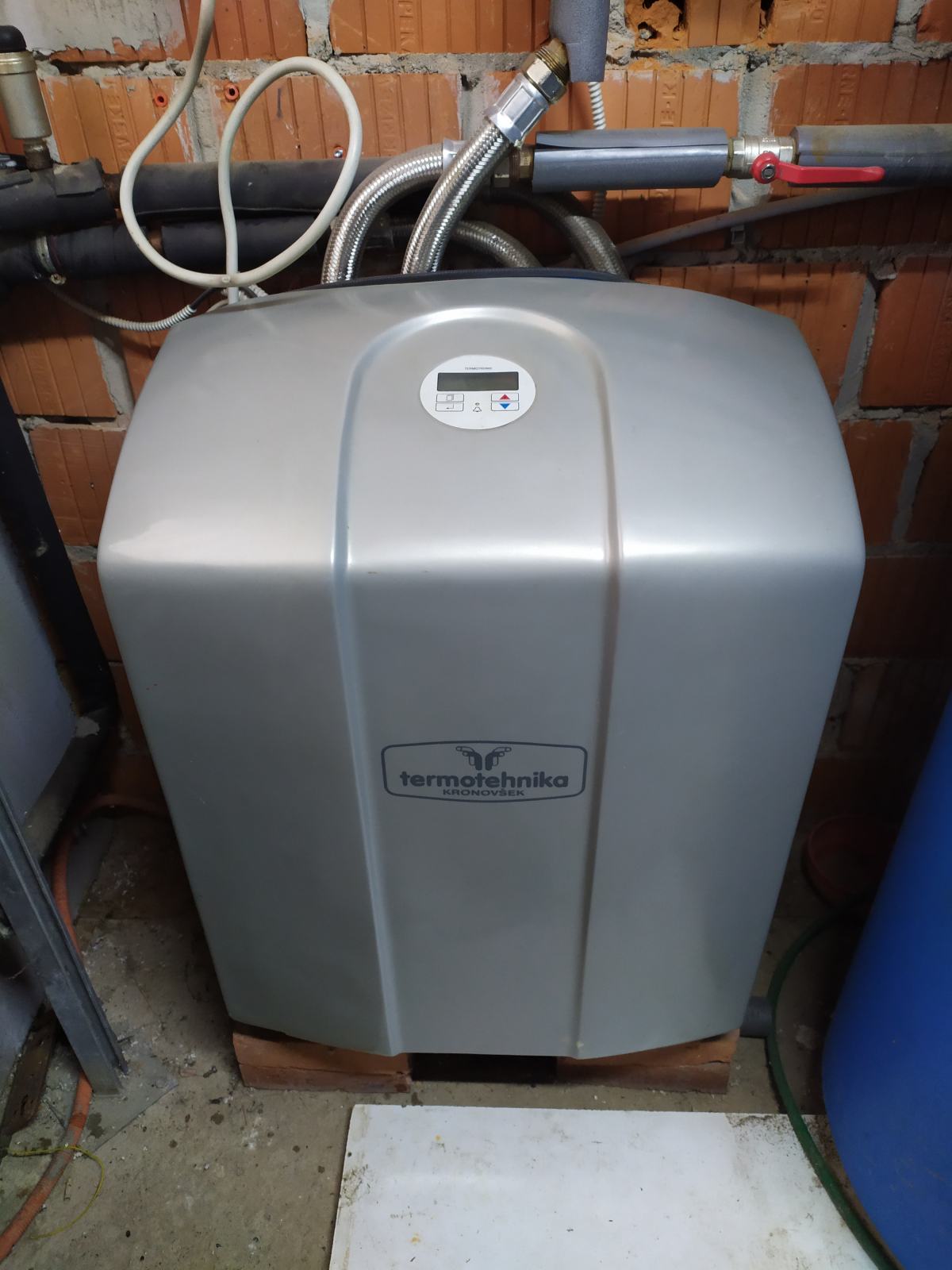 Toplotna črpalka Termotehnika 06 17/17 kw z komplet opremo