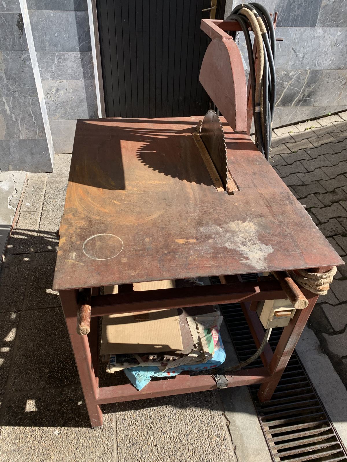 Cirkular za rezanje drv