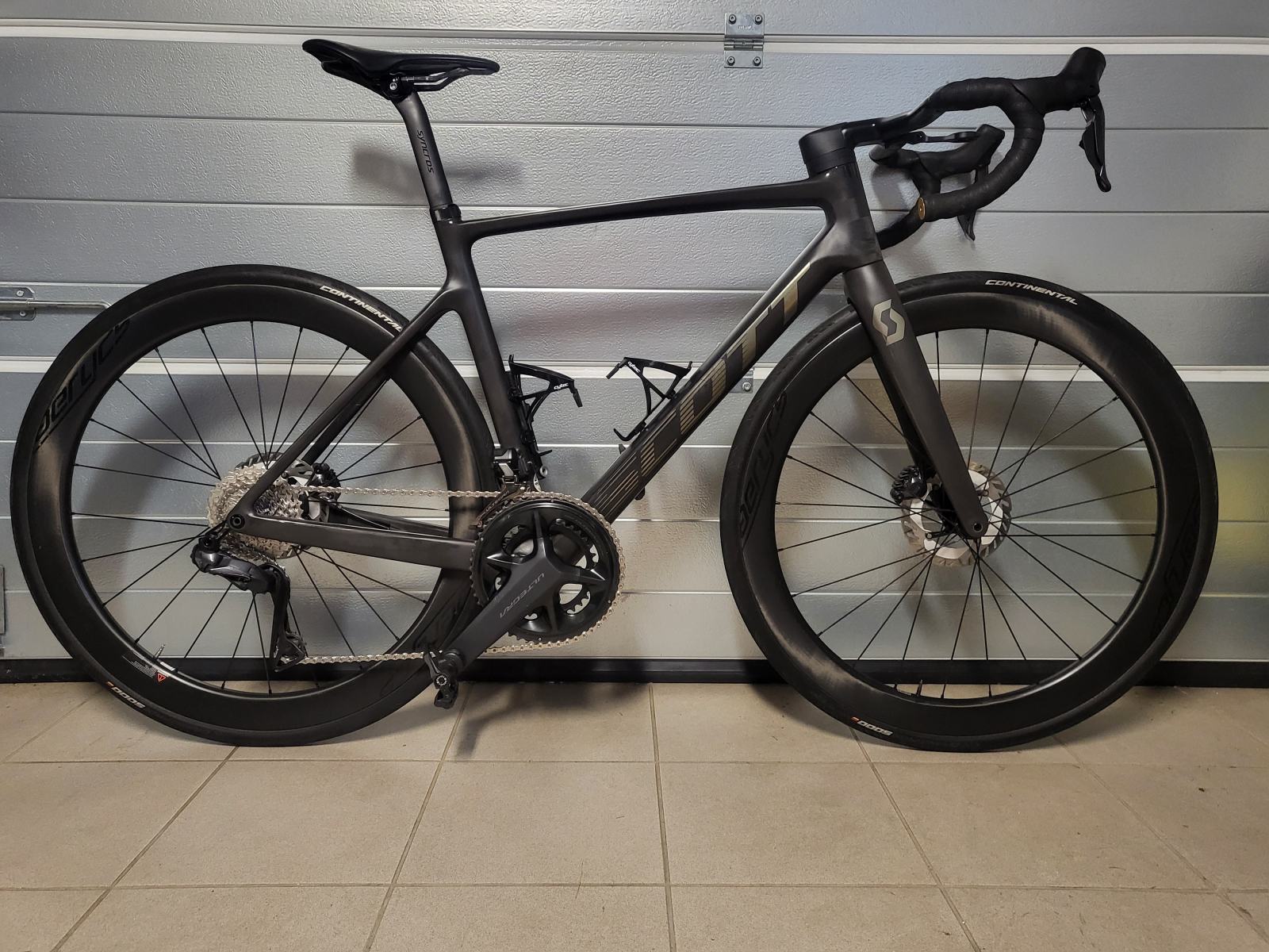 Acott Addict RC15 - 2022 , velikost M, ultegra DI2 12 redna