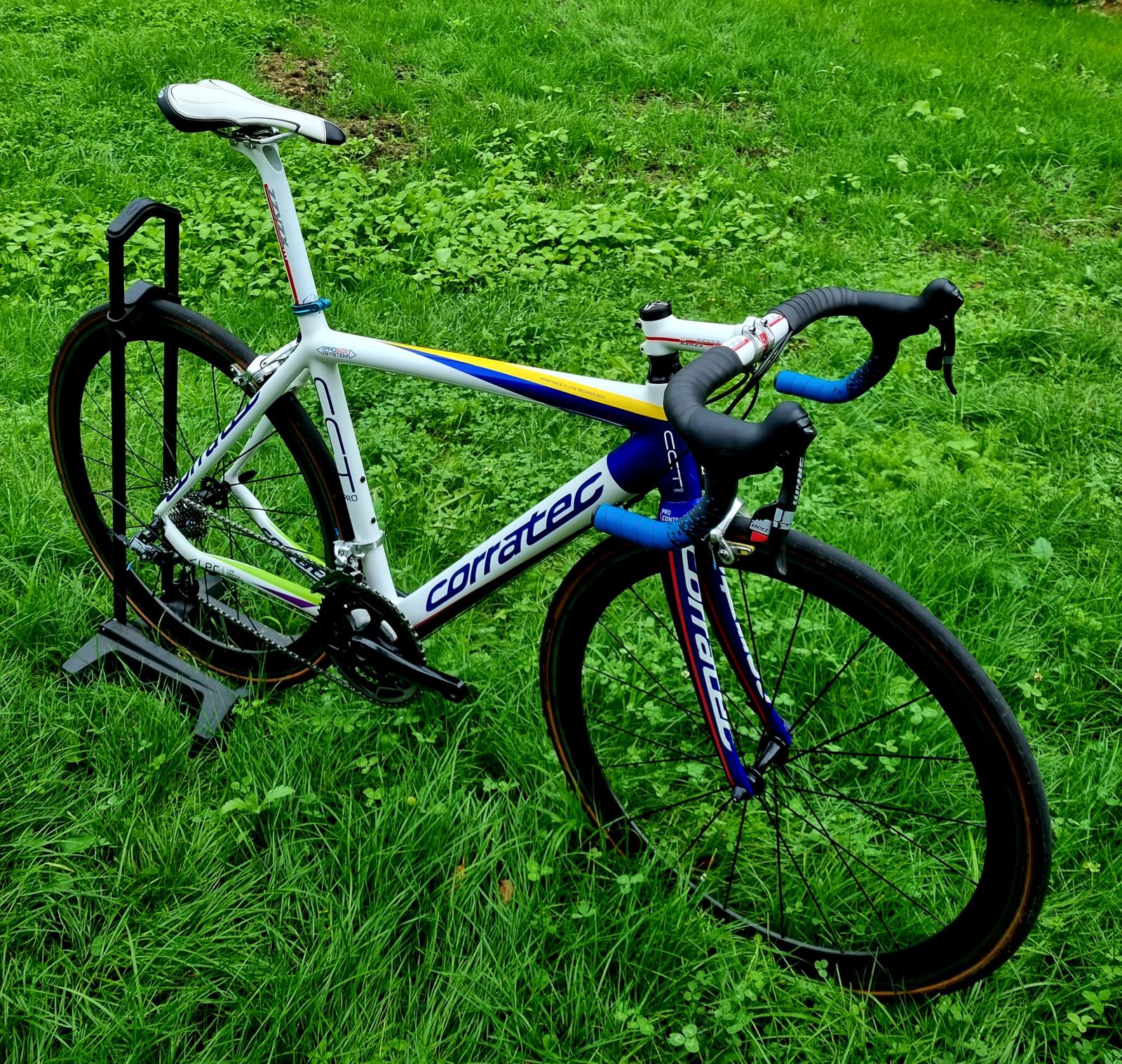 P: cestno kolo Corratec