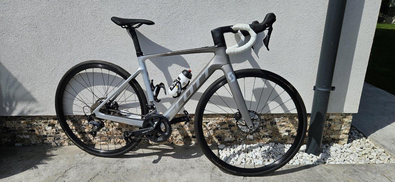 ELEKTRIČNO CESTNO KOLO SCOTT ADDICT ERIDE 20