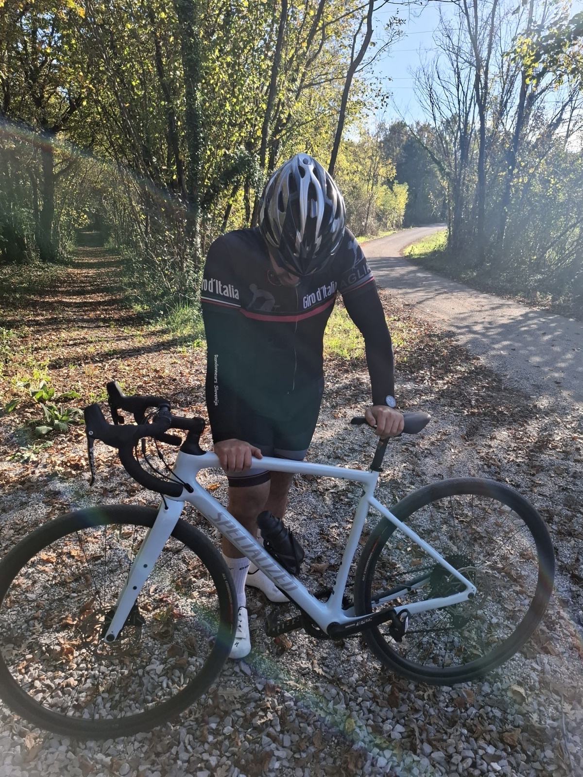 Gravel kolo Specialized carbon