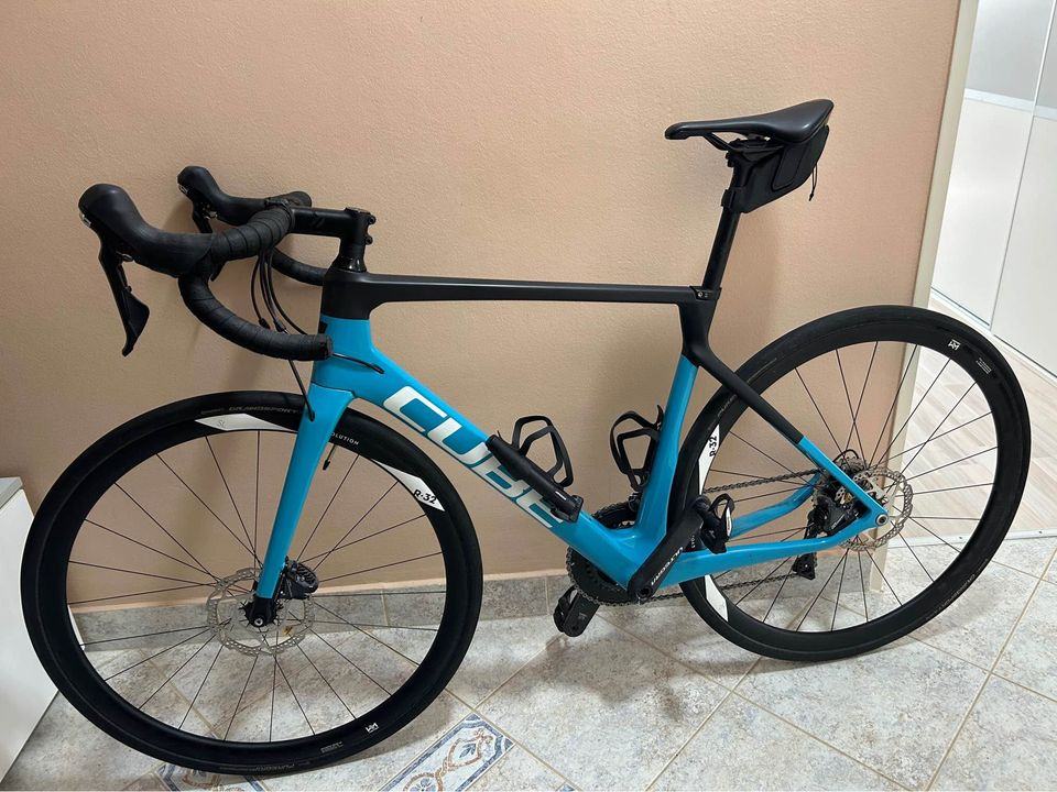 Karbonsko cestno kolo - CUBE C:62, AGREE RACE