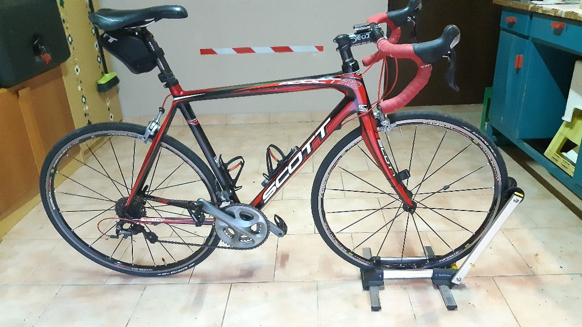 SCOTT Addict R2
