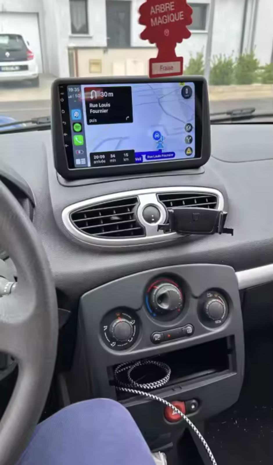 Renault CLIO MK3 ORIGINAL CARPLAY ANDROID NAVIGACIJA MULTIMEDIJA KAM