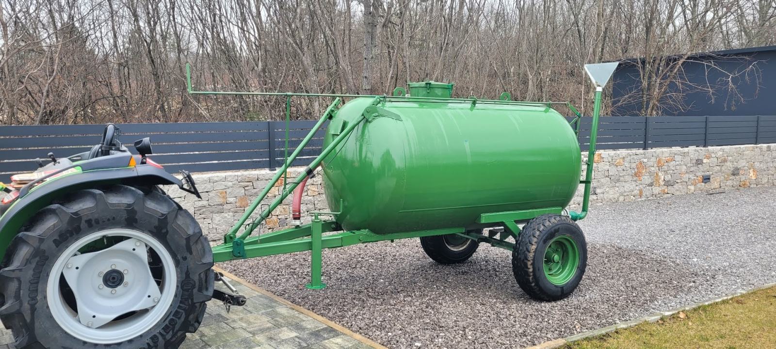 CISTERNA ZA VODO 2500 L