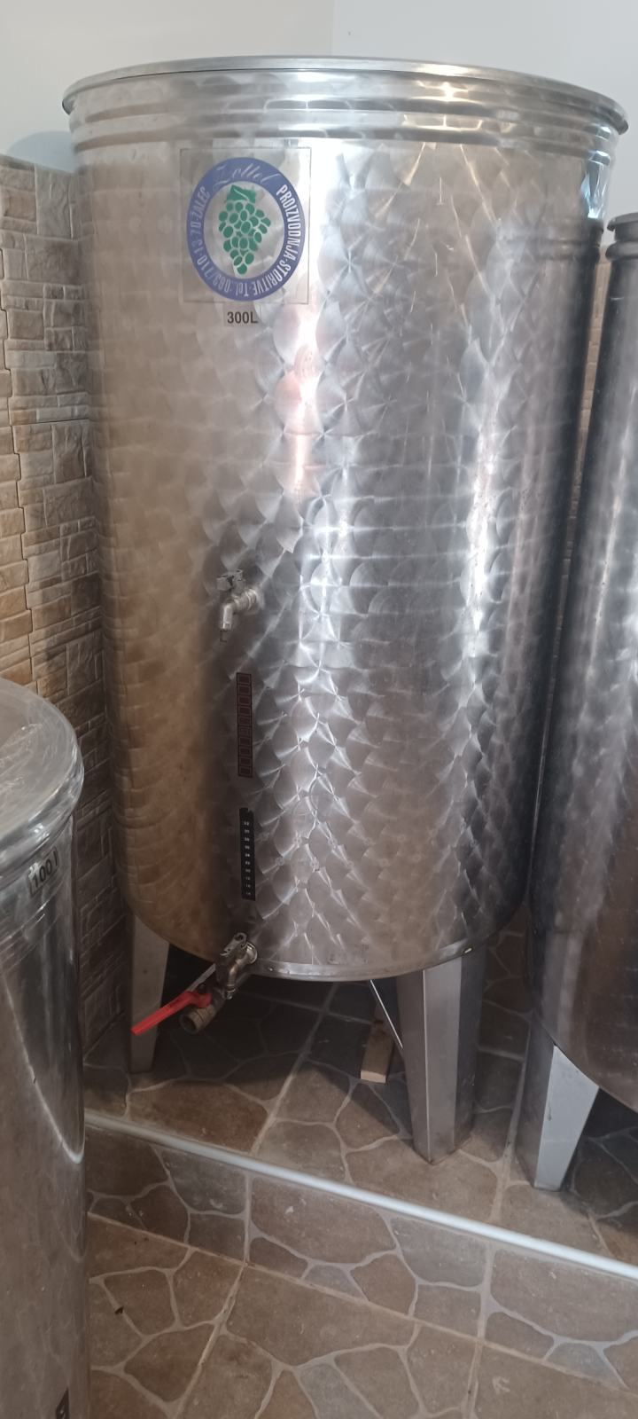 Inox cisterna za vino
