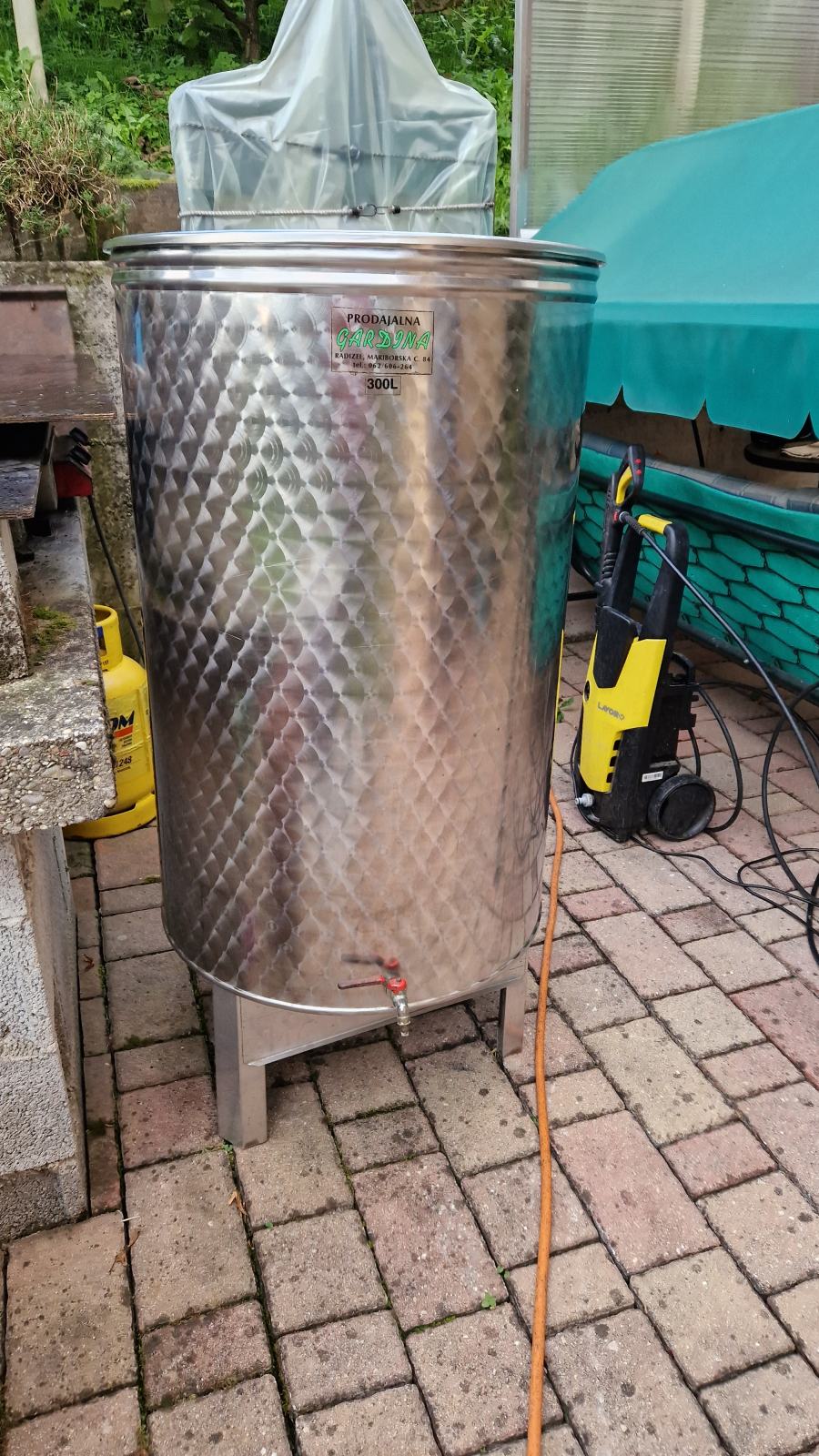 Inox sod za vino 300L
