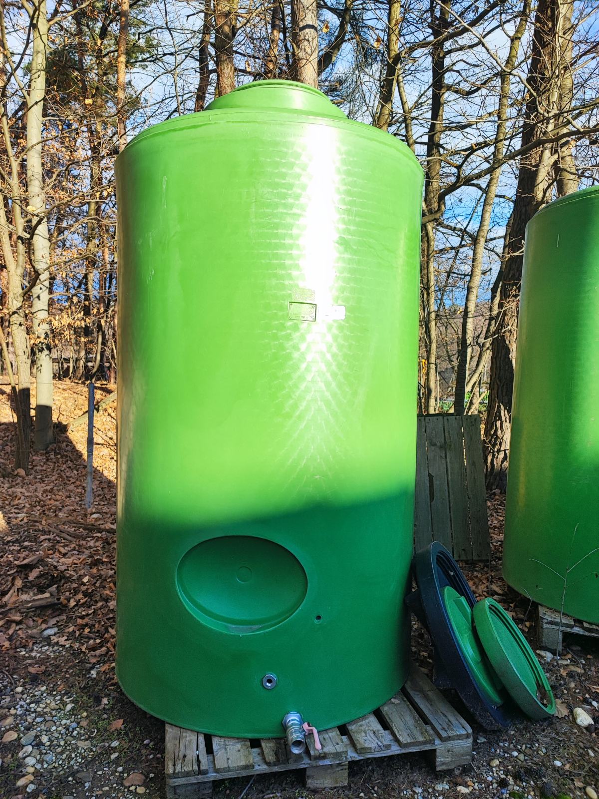 PLASTIČEN SOD 2000l