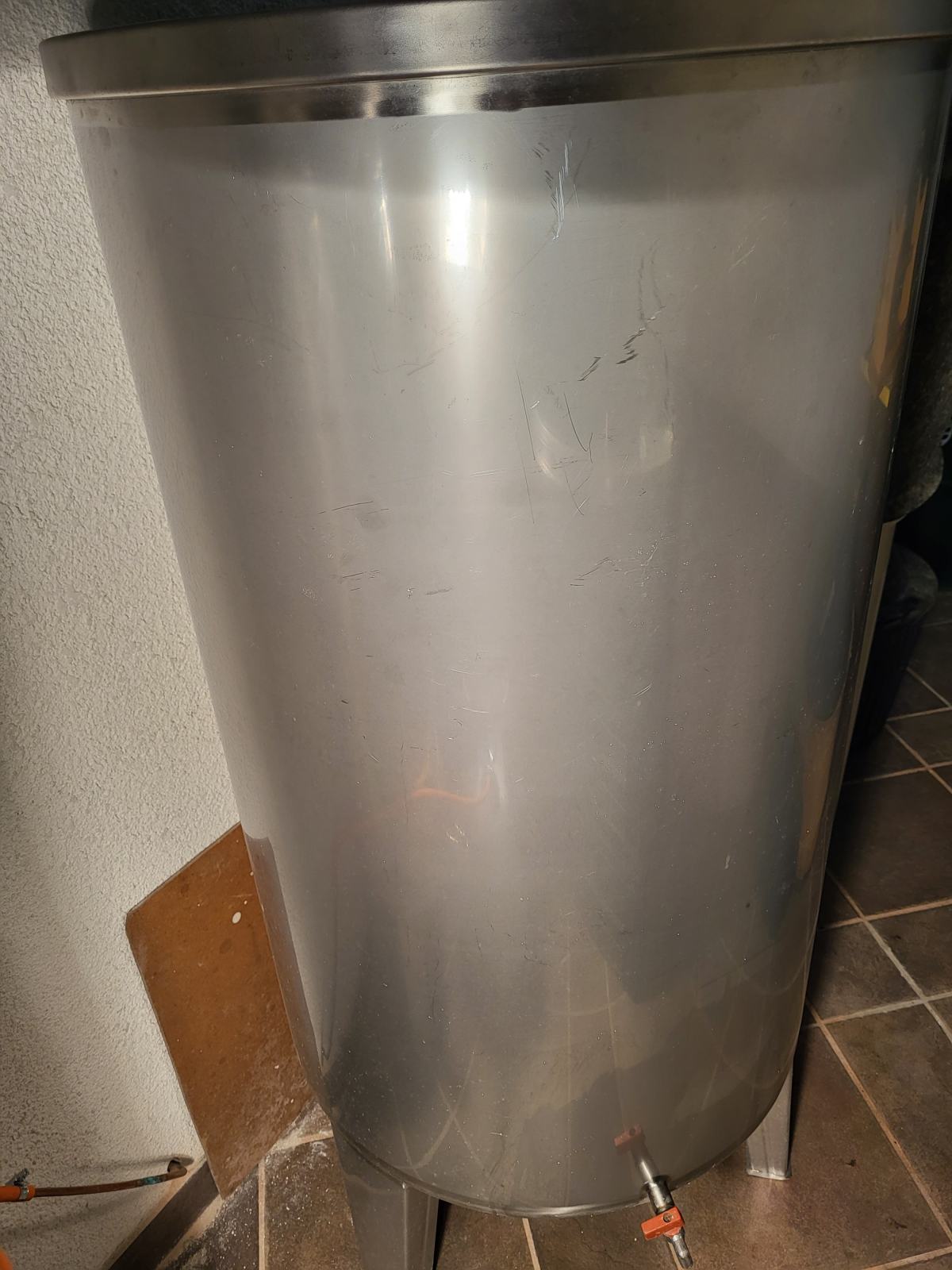 Prodam 300l inox cisterno