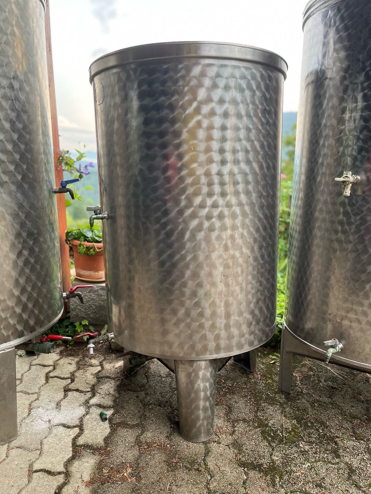 Prodam Inox cisterne 400, 480 in 500L