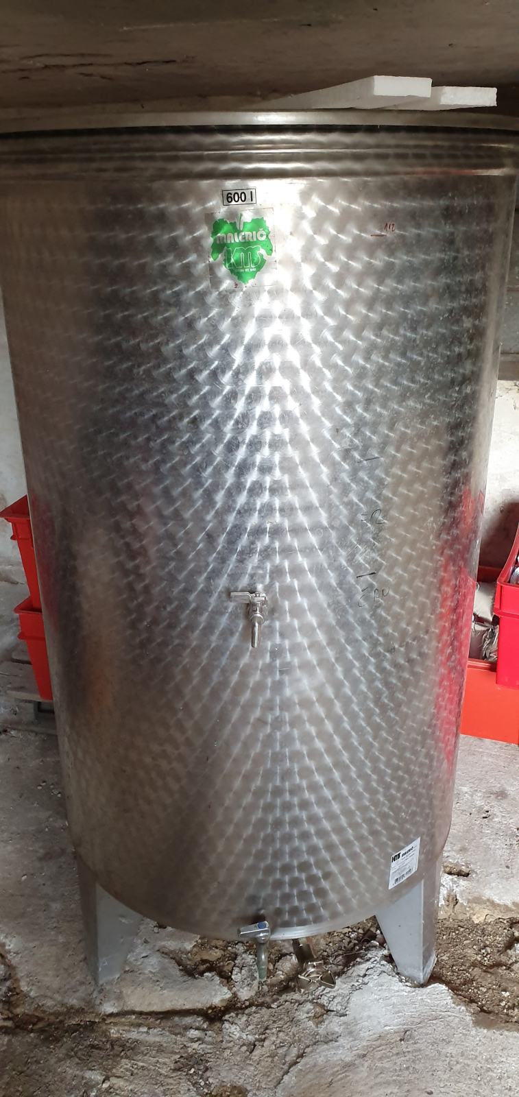 Prodam inox cisterno 600l