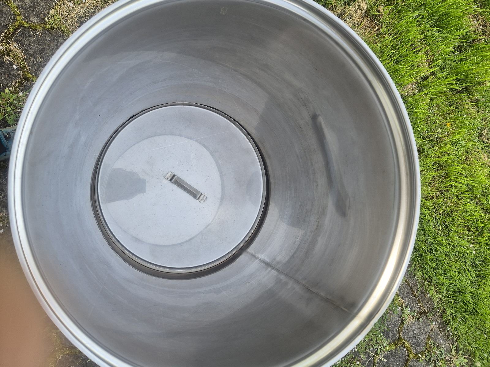 Prodam inox sod za vino 100 L s plavajočim pokrovom.