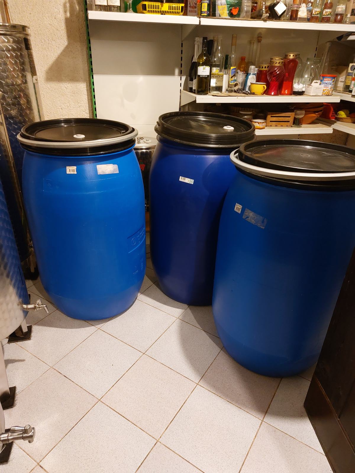 Plastični (PVC) sodi 220 L s pokrovom