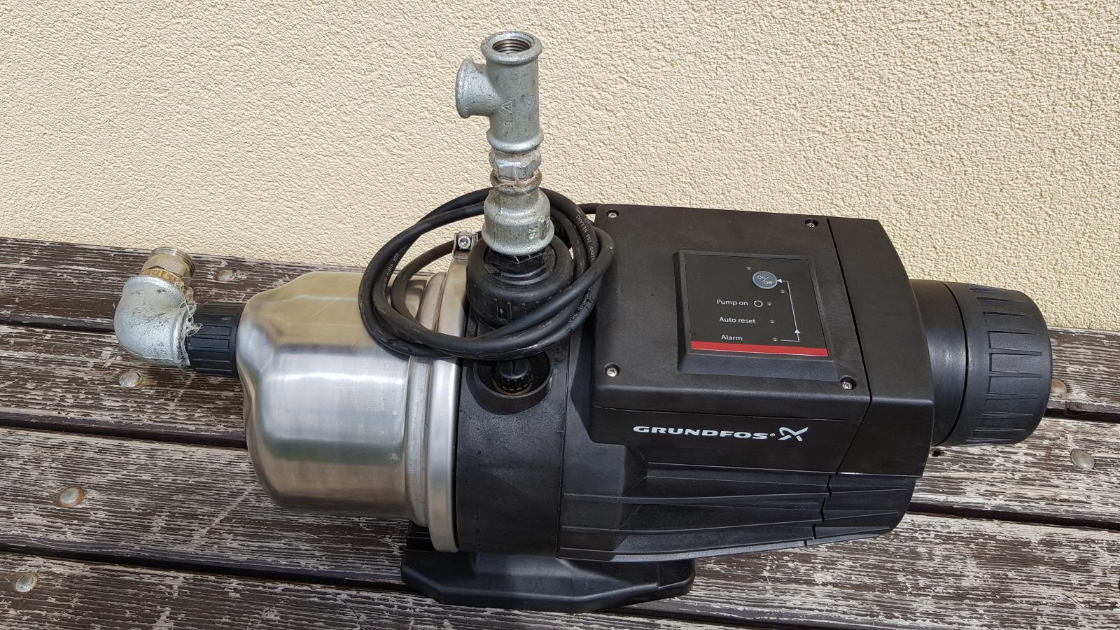 Grundfos MQ3-35 B hišna črpalka (hidroforna) za dvig tlaka