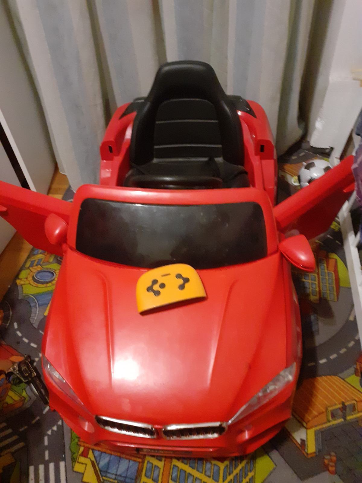 Električni avto na akumulator 12V