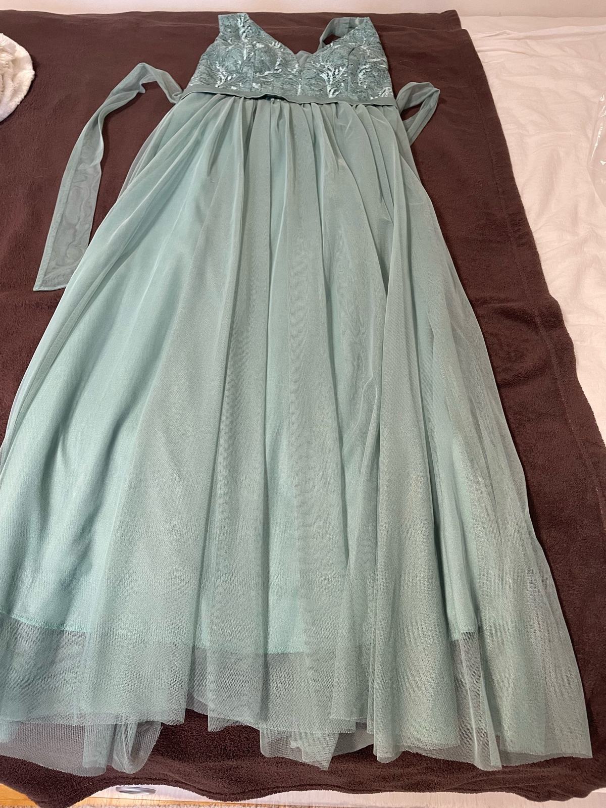 Obleka za valeto, birmo