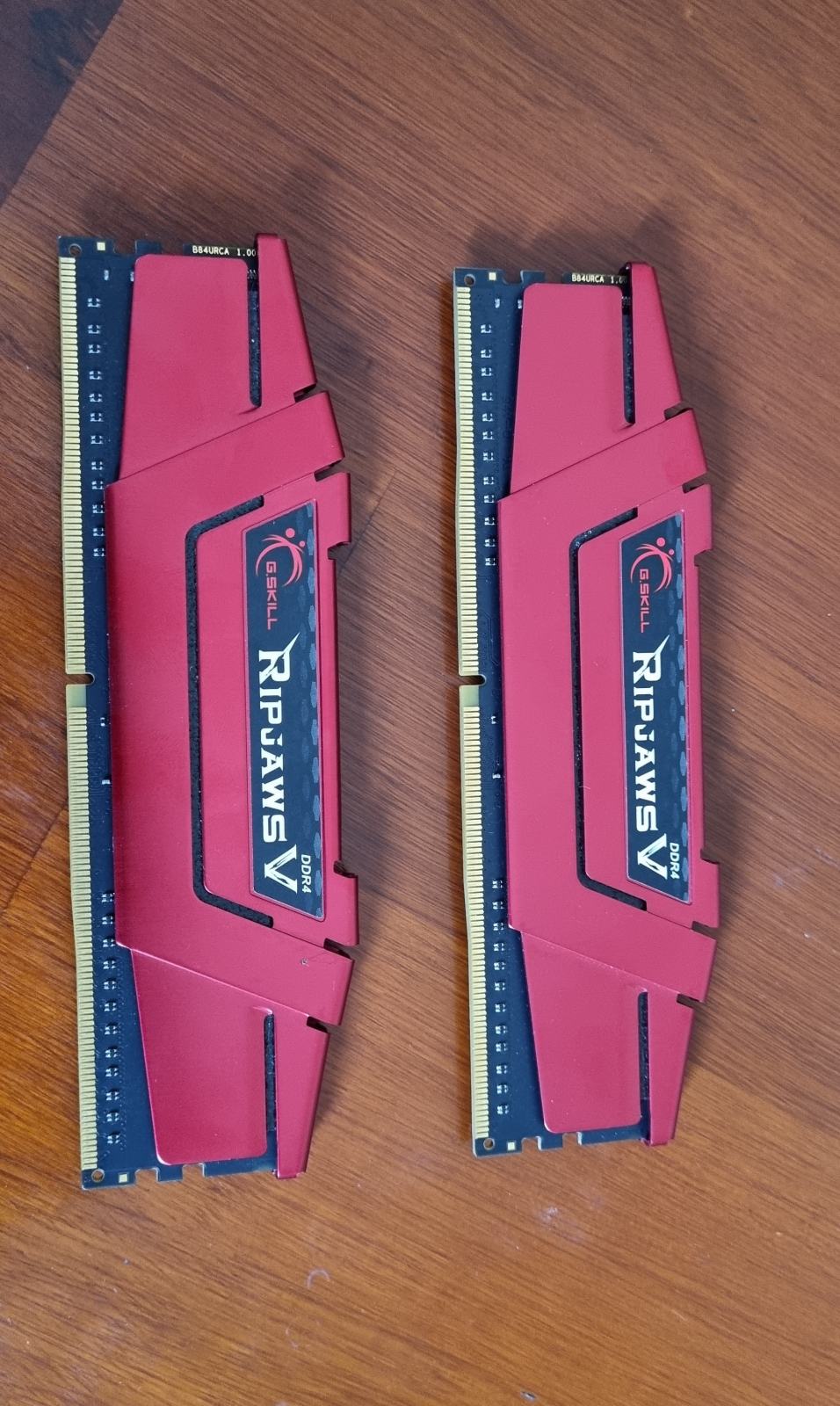 Prodam 2x4GB (8GB) DDR4 RAM 2800mhz Ripjaws