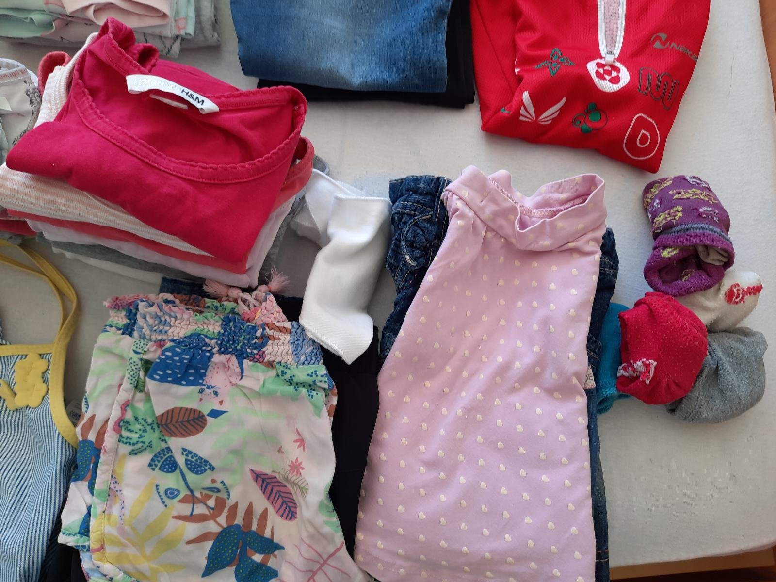 OBLEKICE, KIKLICE, 5-6 LET, vse 10 eur
