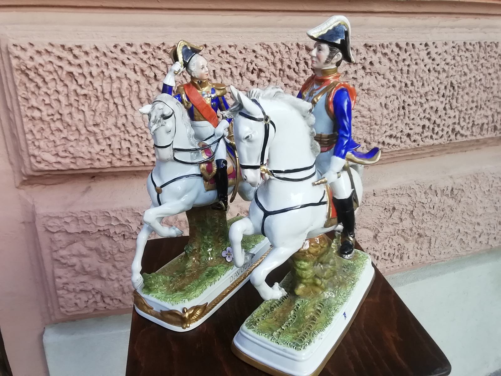 FIGURA IZ PORCELANA