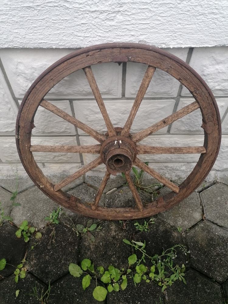 LESENO KOLO OD KMEČKEGA VOZA 66 cm