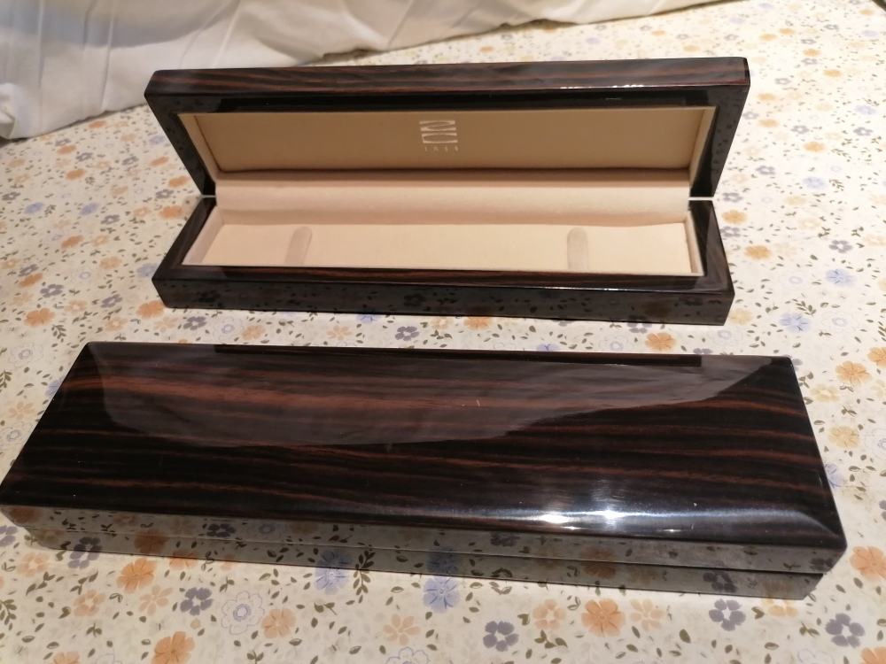 ŠKATLICA ZA ZLATNINO lesena 23 x 6 x 3 cm