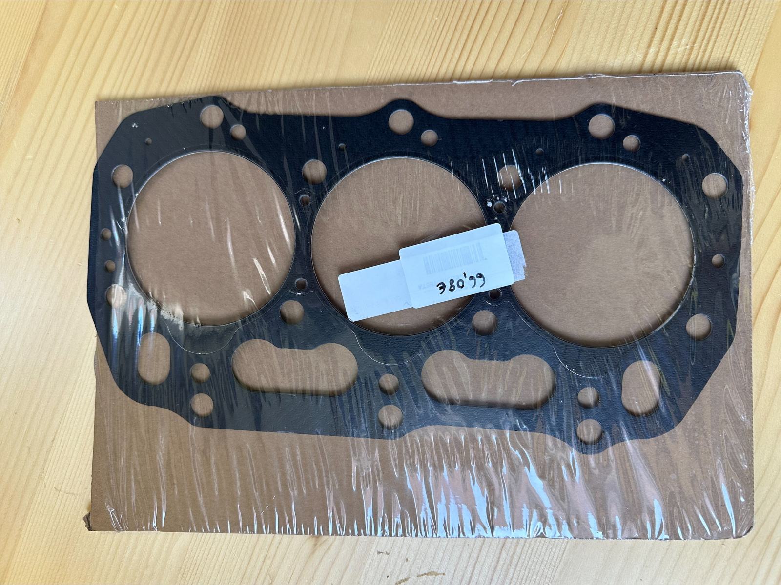 Tesnilo glave motorja NEW HOLLAND TC27D SBA111147491