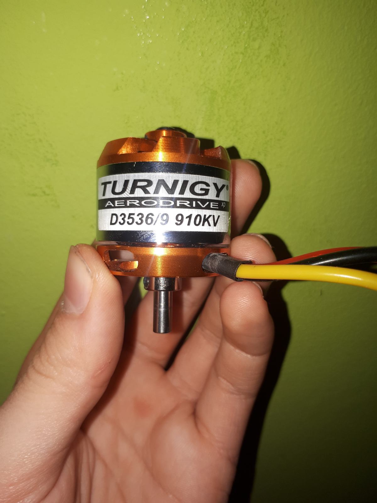 Turnigy brushless motor 3536/9 910kv