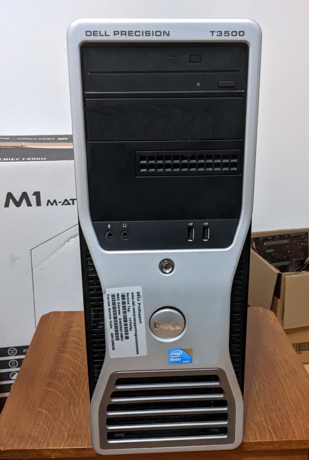 Dell Intel Xeon X5860, 16GB rama, SSD disk, AMD Radeon