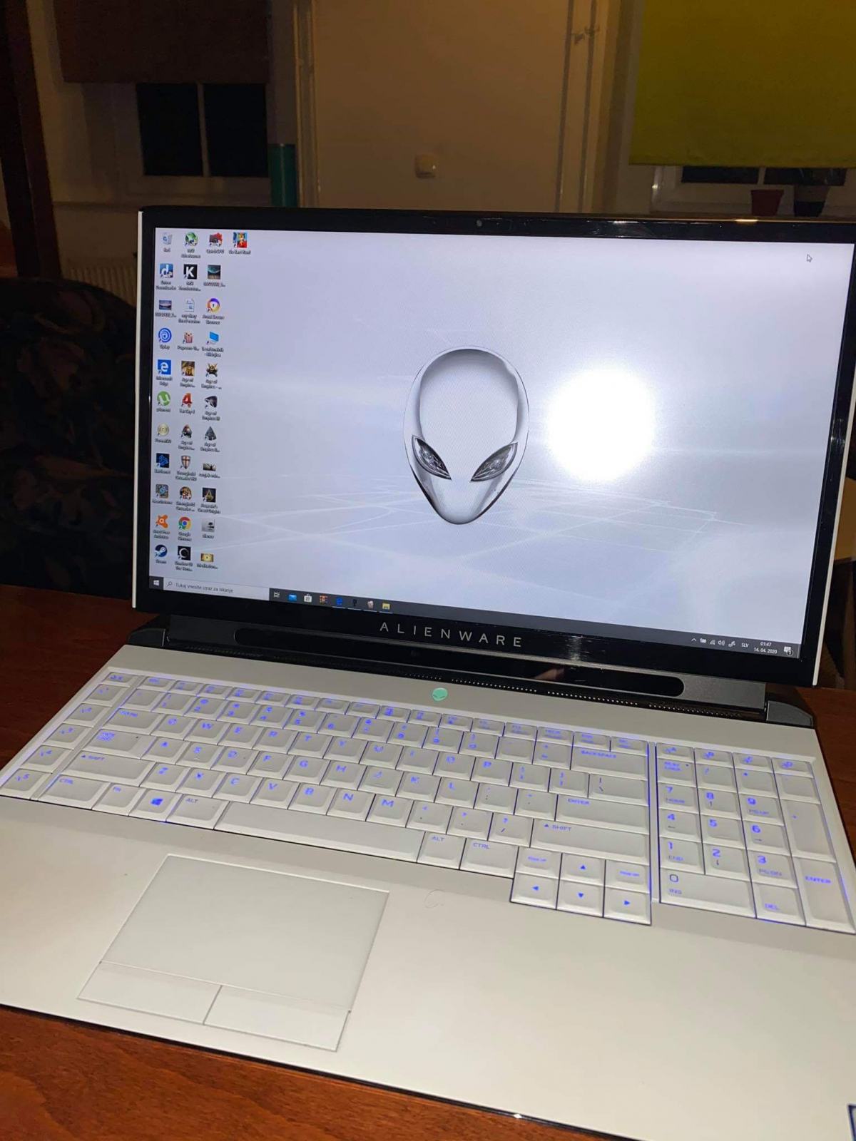 Alienware area 51m rtx 2070 i7 9th gen 9700,rabljen 2 meseca, kot nov!