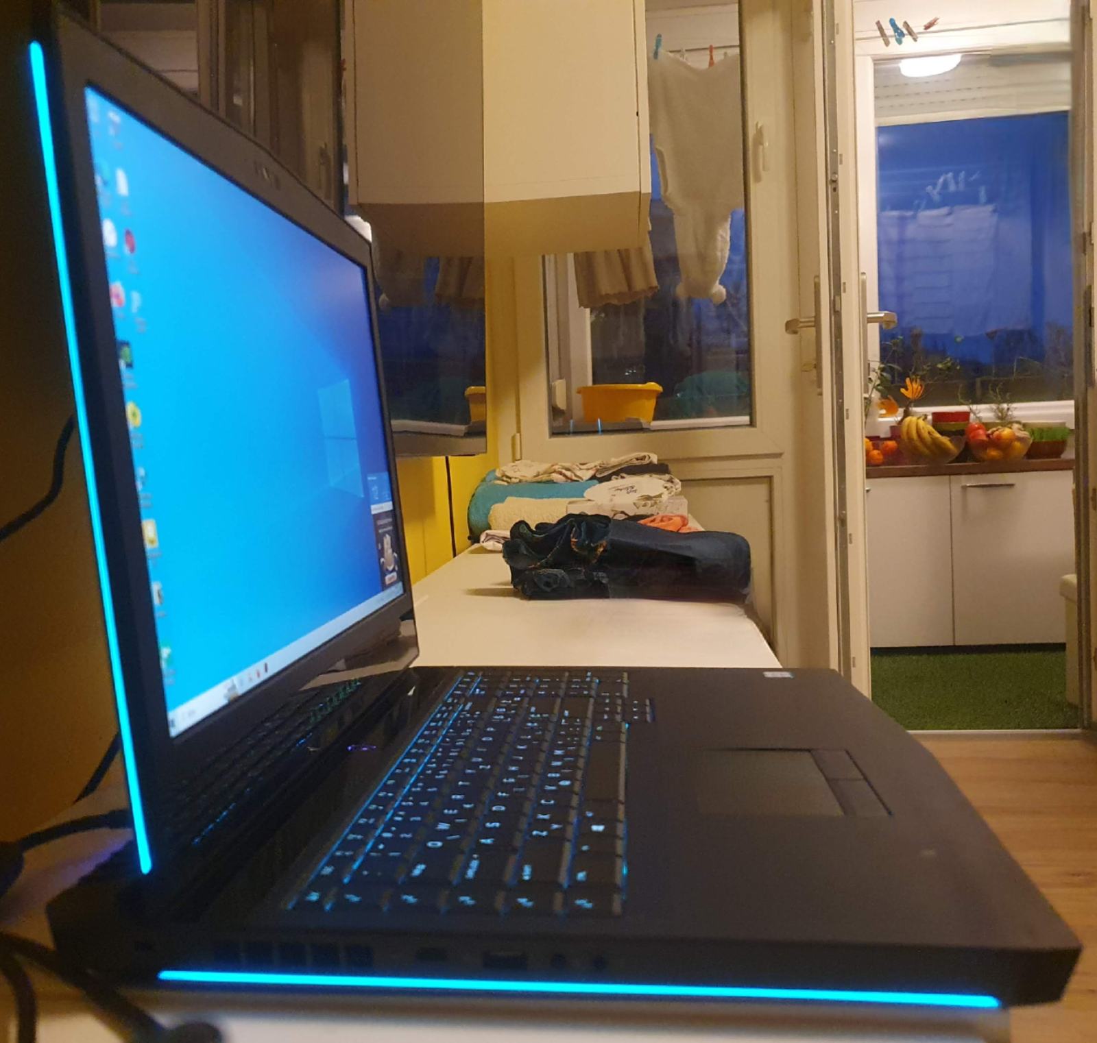 Gaming prenosnik Dell Alienware 17 R4 (i7, Geforce GTX 1070, 16GB)