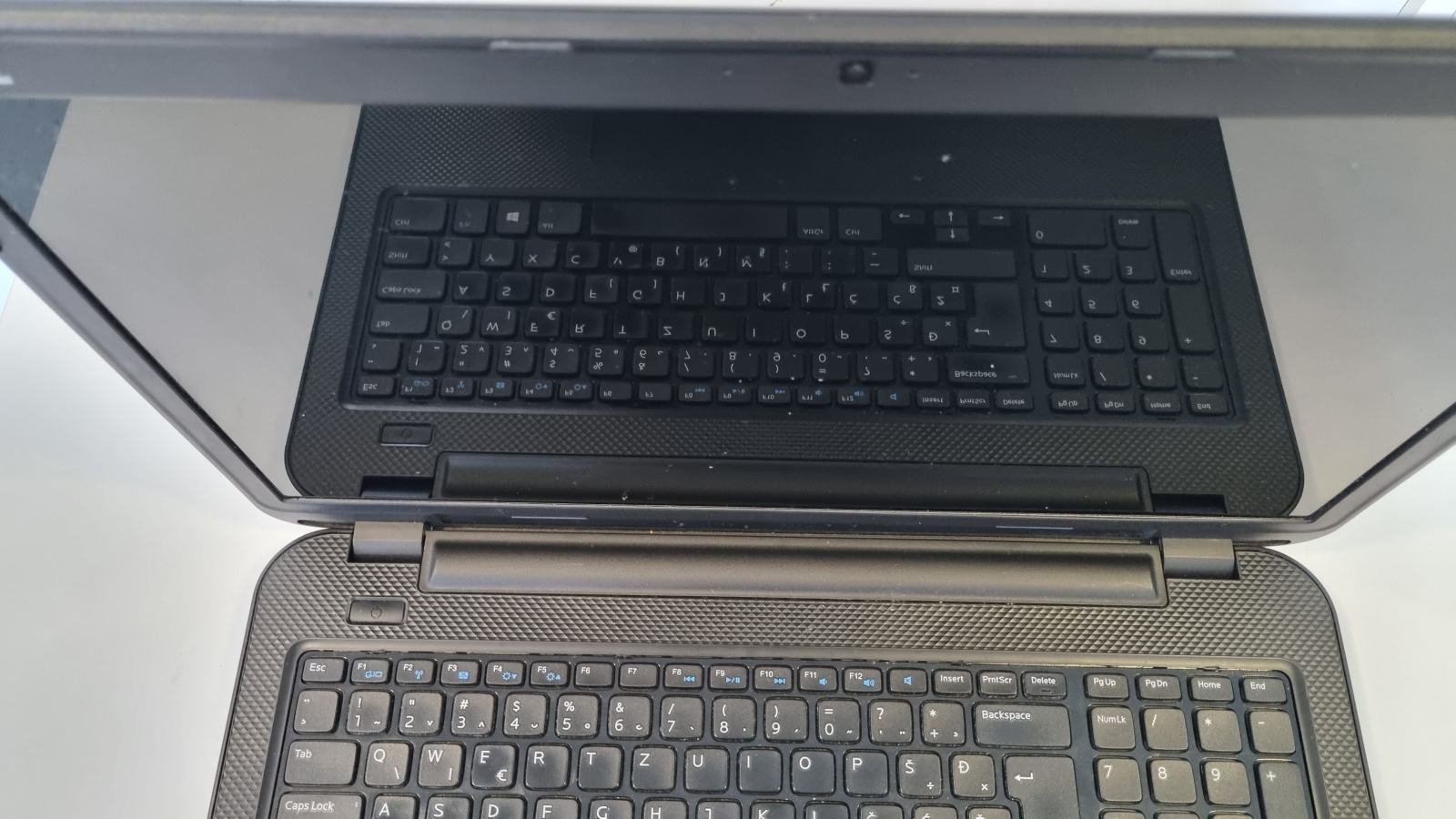 Prenosni računalnik Dell Inspiron 3721-8815 i5 - 8GB - SSD - 17