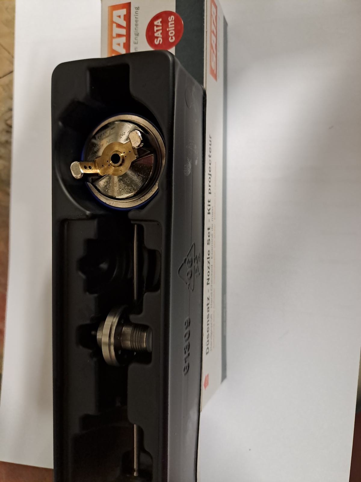 Pištola Sata-šoba(1,8) in igla