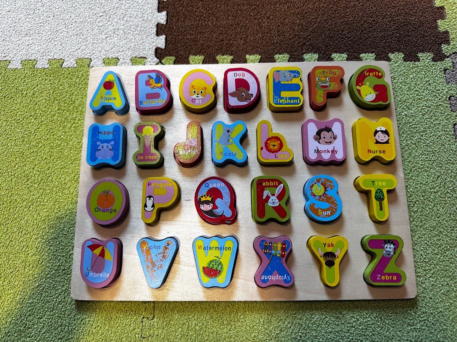 Lesena igrača - abeceda (ENG)