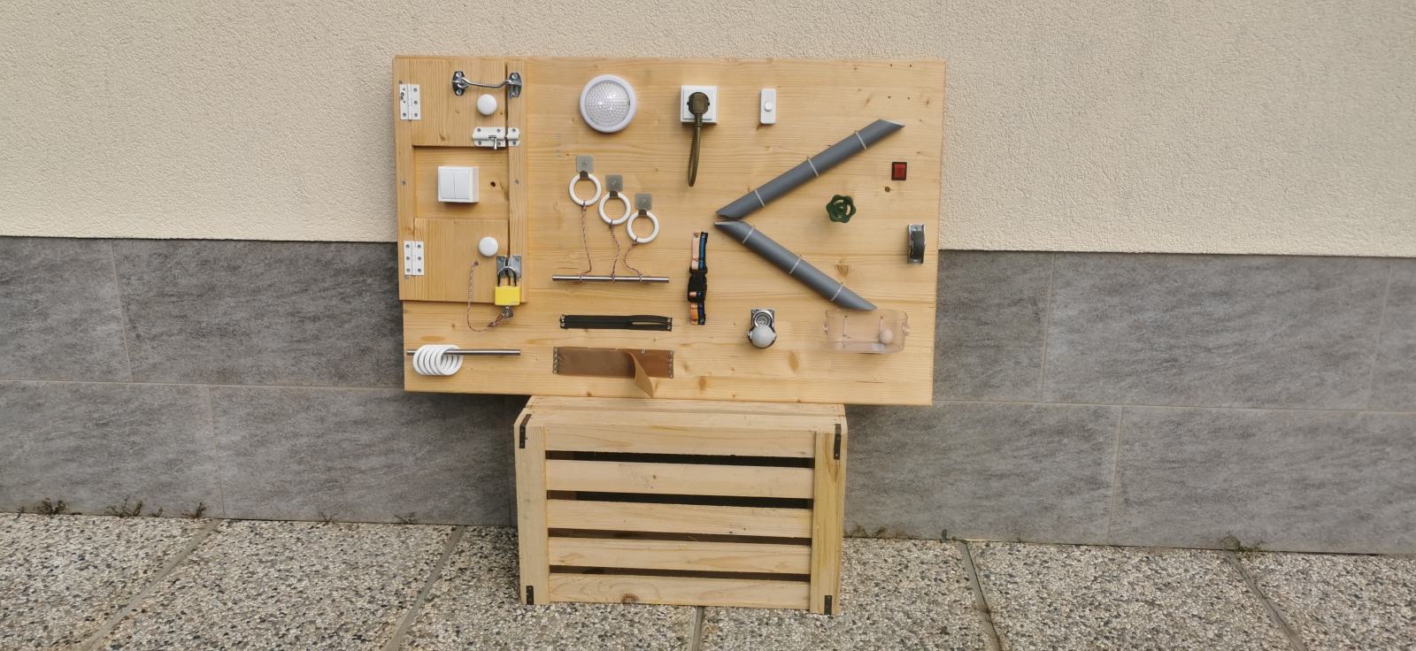 Montessori interaktivna tabla