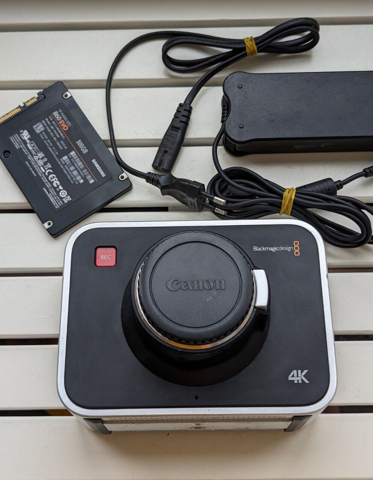 Blackmagic Design Camera 4K EF Mount Canon s 500 GB SSD