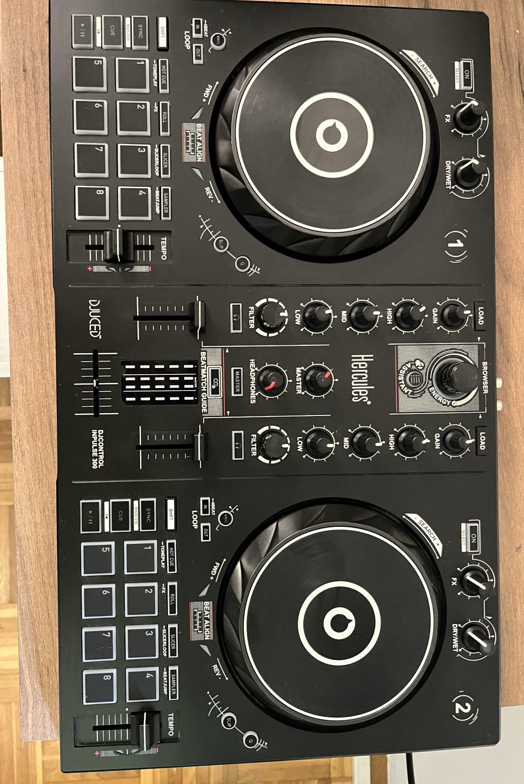 Hercules DJControl Inpulse 300 mešalka
