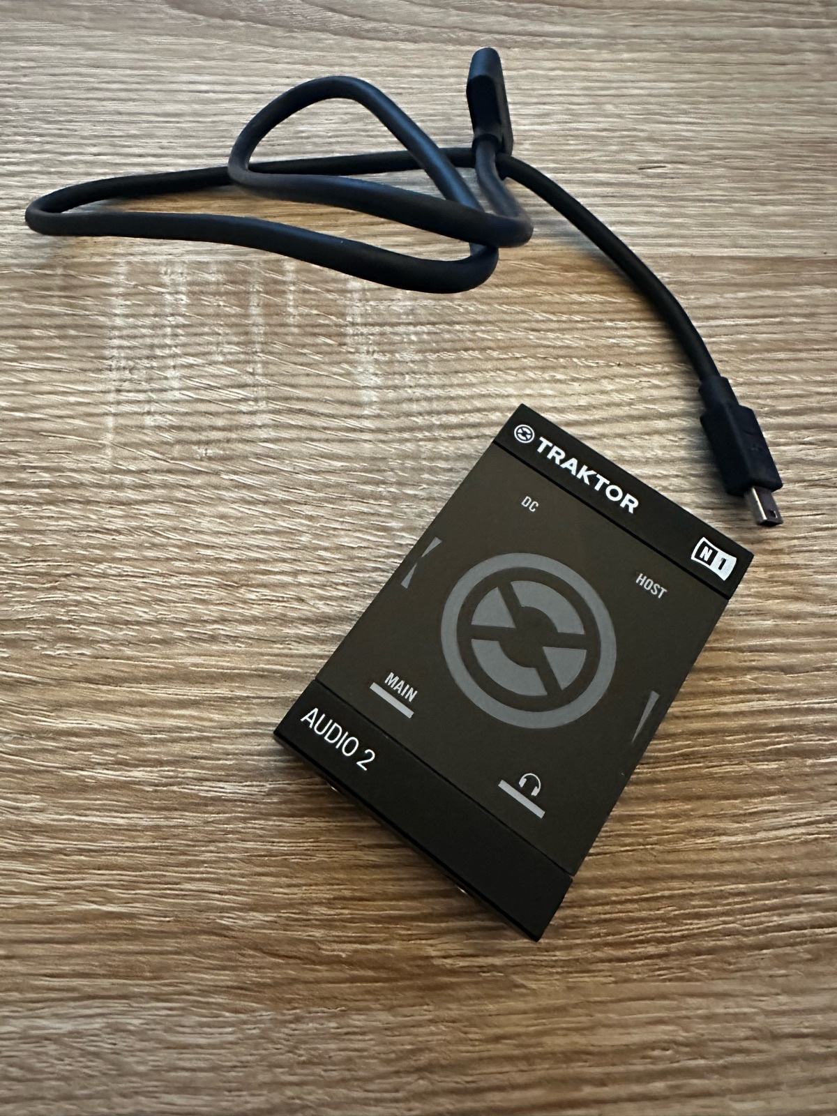 Native Instruments Traktor Audio 2 zvočna kartica