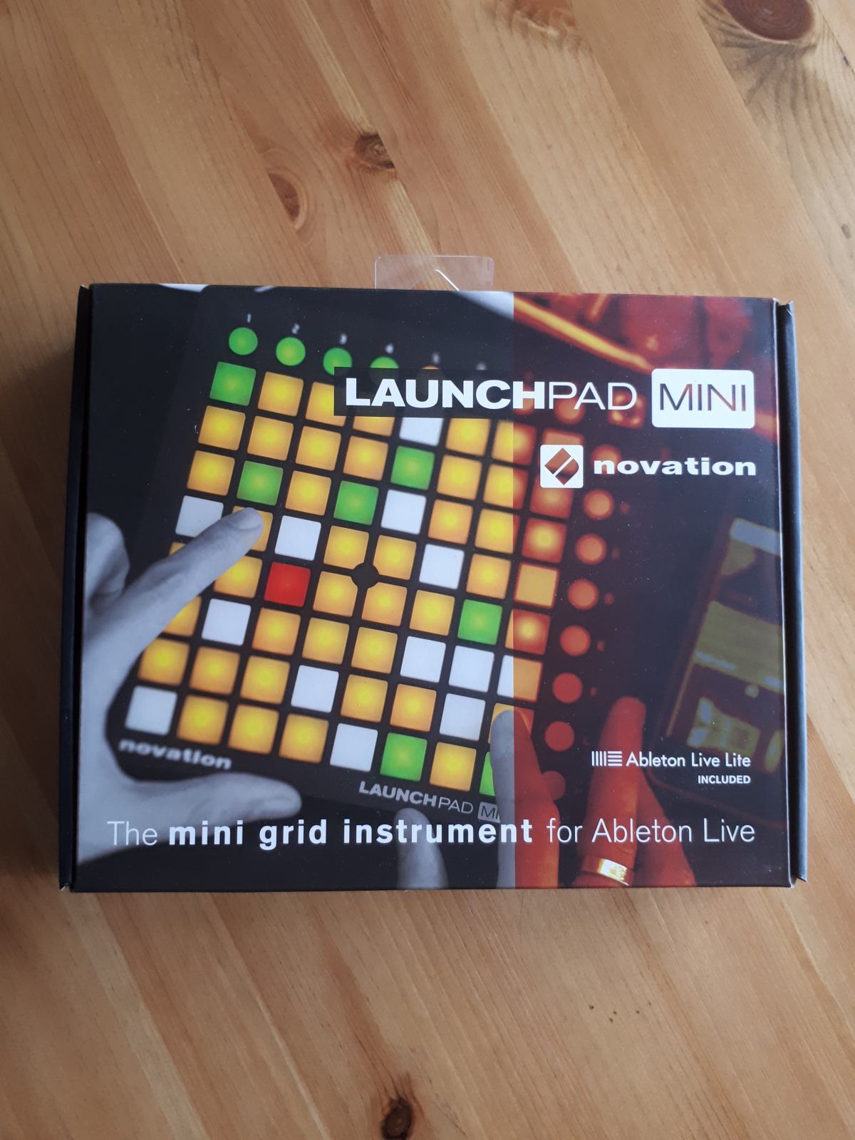 NOVATION Launchpad mini MK2