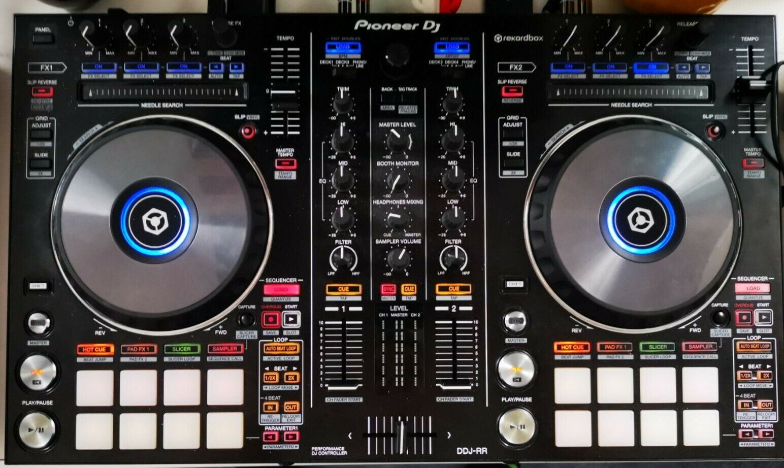Pioneer DDJ RR - DJ Kontroler/Mixer + torba + licenca za Rekordbox